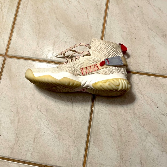 Jordan | Shoes | Secondhand Beige Jumpman Tennis Shoes Jordan React ...